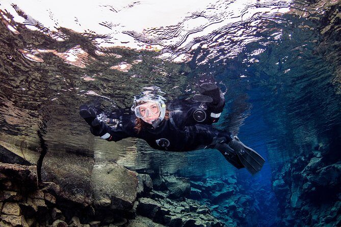 Silfra: Snorkeling Between Tectonic Plates - Meet on Location - The Briefing and Gearing Up