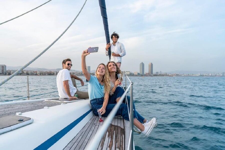 Sitges: Sailboat trip + walking tour and wine cellar tour - Who Is This Tour Best For?