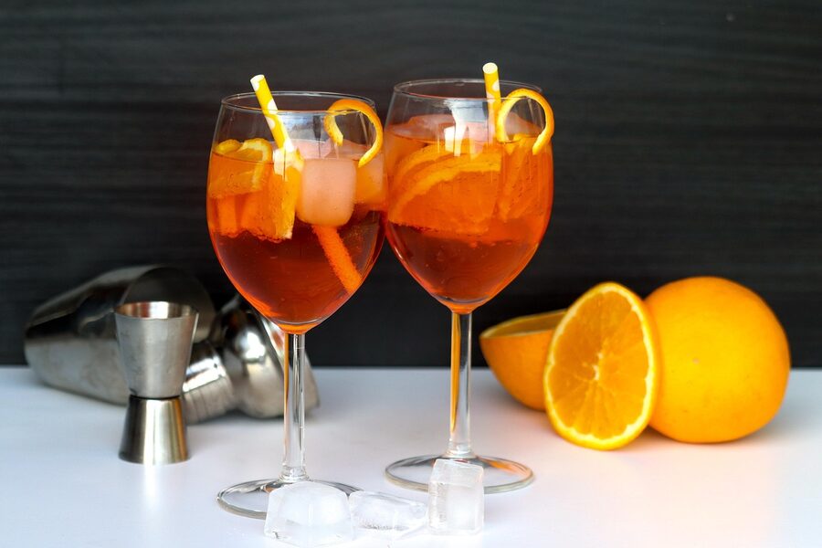 Spritz with Aperol prosecco and orange slice