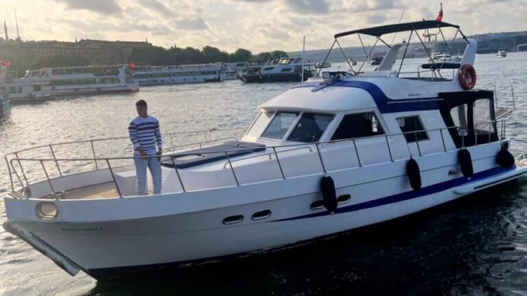 stanbul:Private Luxury Yacht on Bosphorus 14 Meter(46 feet) - The Value of a Private Yacht Tour in Istanbul