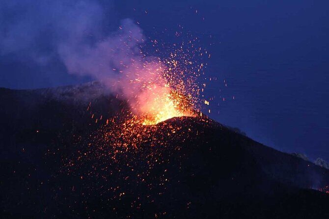 Sunset excursion on the Stromboli volcano - The Experience from a Traveler’s Perspective