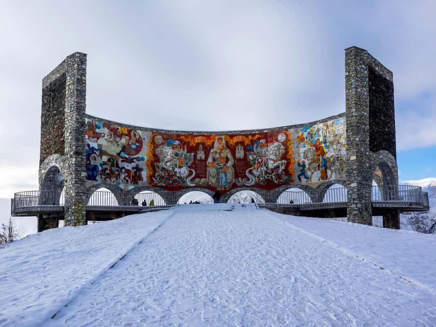 Tbilisi : Kazbegi, Gudauri, Gergeti, Ananuri. Best Day Trips - Practical Details and Tips