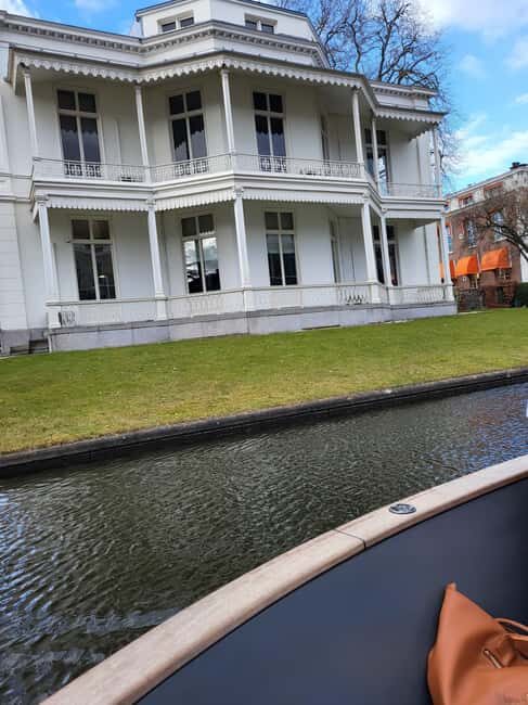 The Hague: Canal Cruise with Live Guide Winter edition - Who This Tour Suits Best