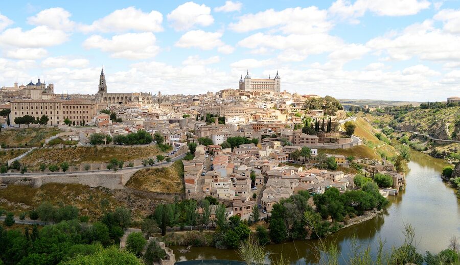 Toledo old town wrapped by the Tagus river