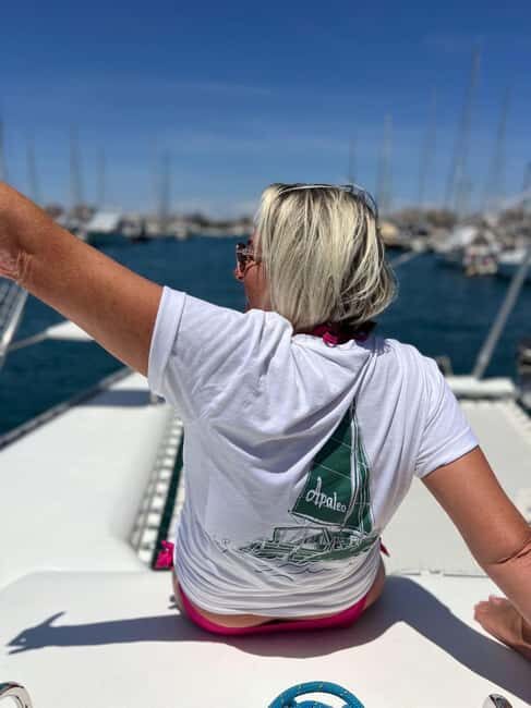 Torrevieja: Tour the harbor with the catamaran Apaleo - The Experience: What to Expect on the Apaleo Catamaran Tour