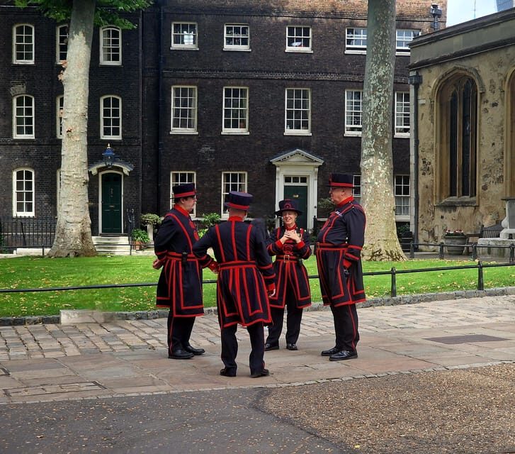 Tower of London Crown Jewels and English Royal History Tour - What’s Included and What’s Not