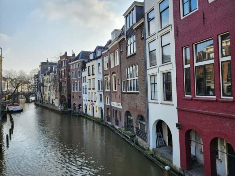 Utrecht: Family-Friendly Walking Tour with Guide - What to Expect During the 2 Hours