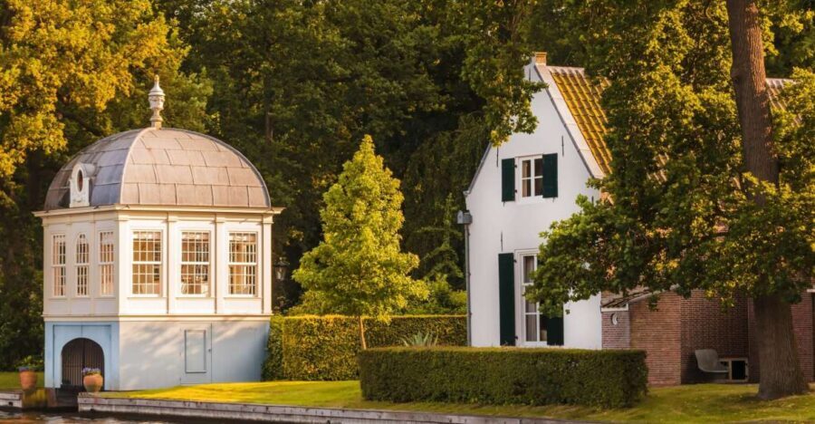 Vecht River: Private Tour sightseeing Cruise with diner - The Itinerary Breakdown: What to Expect at Every Step