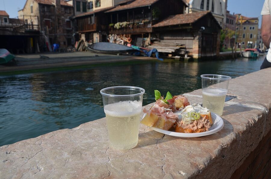 Prosecco and cicchetti snacks in Venice