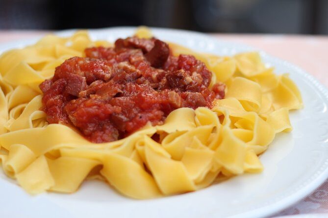 Verona Highlights with Local: Walking Tour Juliet's House Tickets - The Guide and Its Role in Making the Tour Memorable