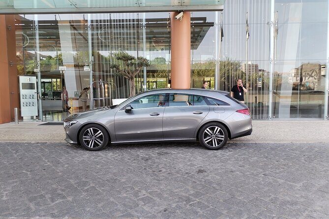 VIP transfer from the airport to Lisbon hotels - The Sum Up