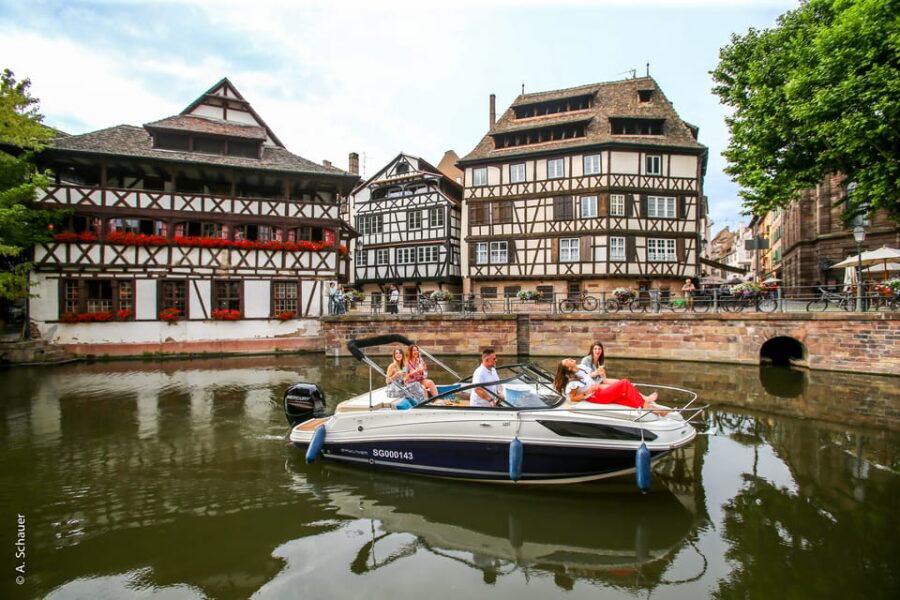 Visit of Strasbourg by private boat - The Starting Points and Flexibility