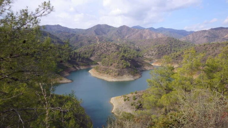 Walk around Pano Lefkara village and Lefkara lake - The Scenic Walk Along Lefkara Lake