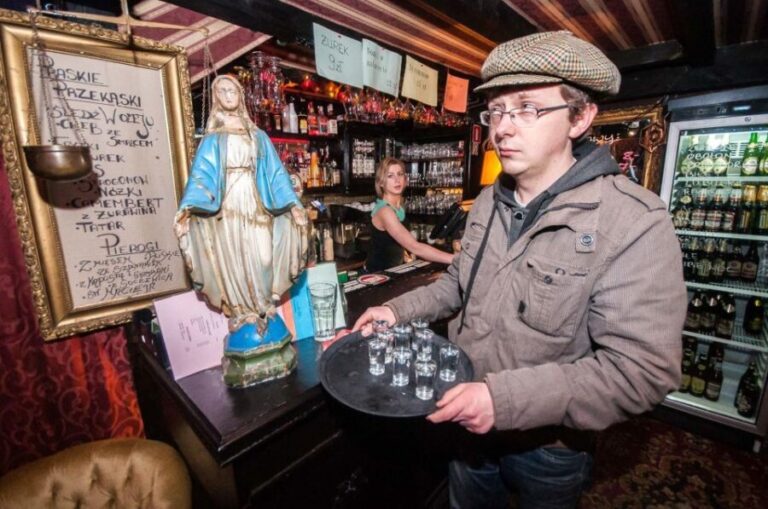 Warsaw: Evening History and Pubs Tour by Retro Minibus - What You Get and Why It Matters