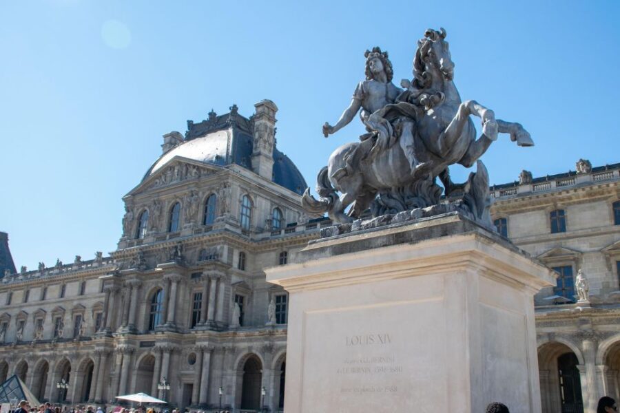 Wheelchair-Frendly Private Louvre Tour  Stress-Free & Easy - What Makes This Tour Stand Out?