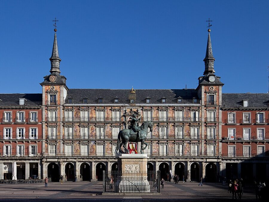 Plaza Mayor de Madrid seen from above with red roofline