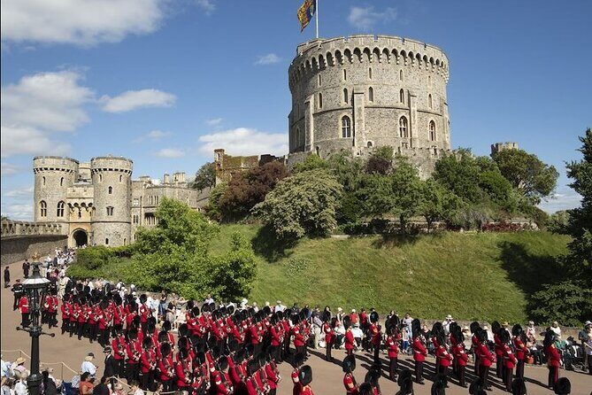 Windsor Castle, Stonehenge, and Oxford Day Trip from London - Transportation and Group Size