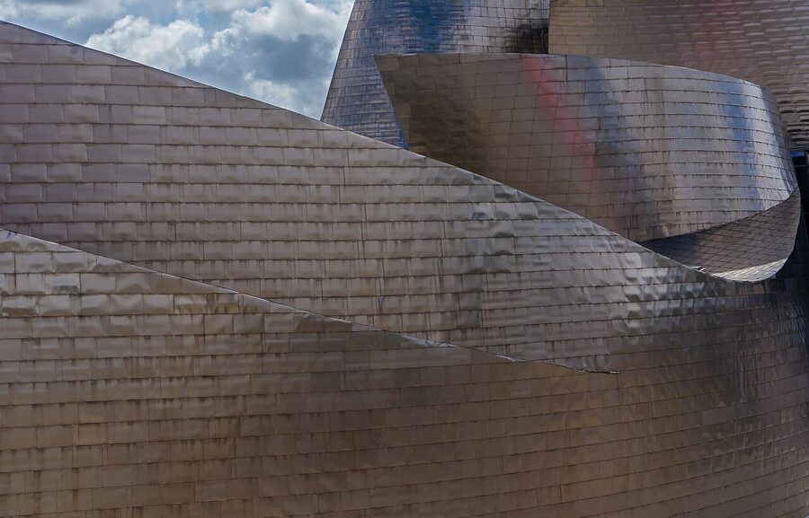 Guggenheim Bilbao fog sculpture by river