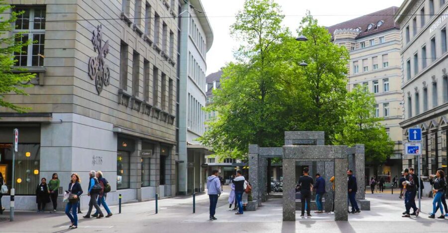 Zurich: Exclusive Swiss Banking Tour with a Local - Who Will Appreciate This Tour?
